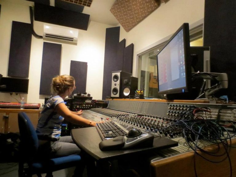 Maya Finlay – Feet in Two Worlds | SoundGirls.org